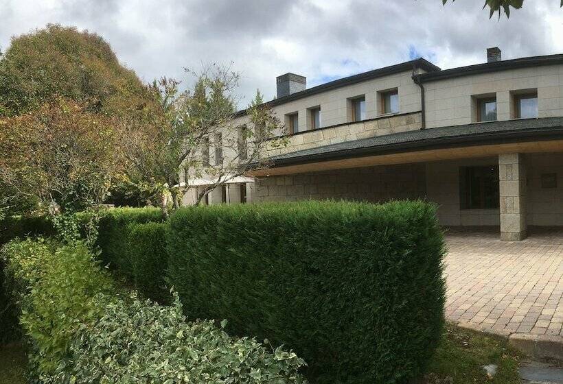 Parador De Puebla De Sanabria - Puebla de Sanabria