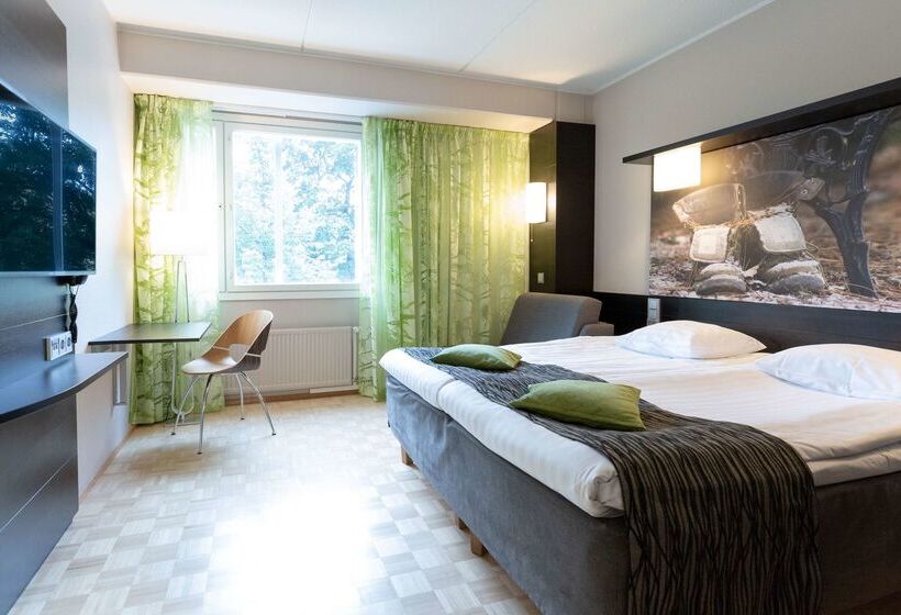 Hotel Scandic Tampere Hameenpuisto - Tampere