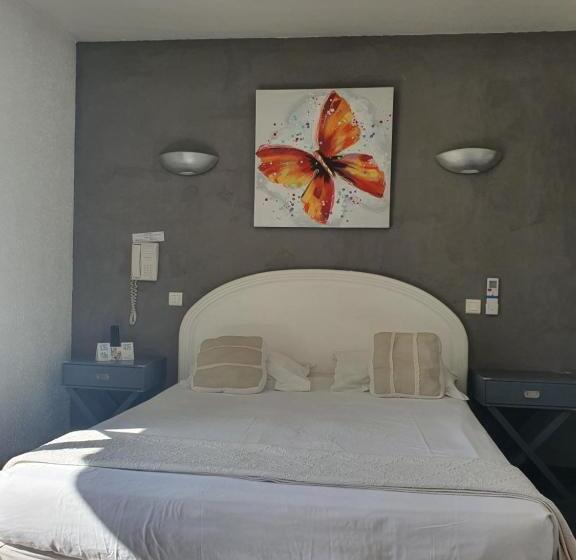 Hôtel Le Petit Manoir Logis - Villeneuve-lès-Avignon