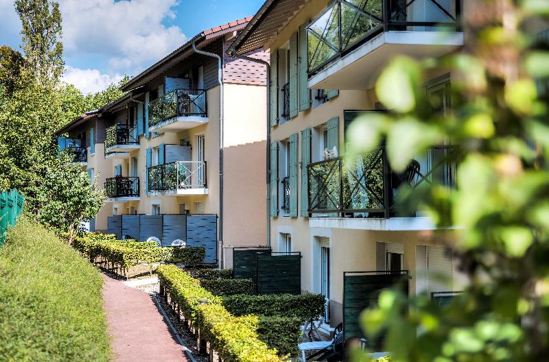 Hôtel Zenitude Hôtel Résidences L'oreé Du Parc - Divonne-les-Bains