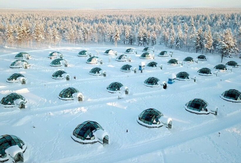 Kakslauttanen Arctic Resort   Igloos And Chalets - Lapland