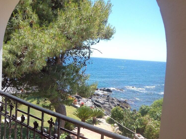 Hôtel Arathena Rocks - Giardini-Naxos